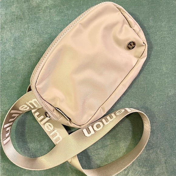 lululemon athletica | Bags | Lululemon Belt Bag Silver Drop White ...